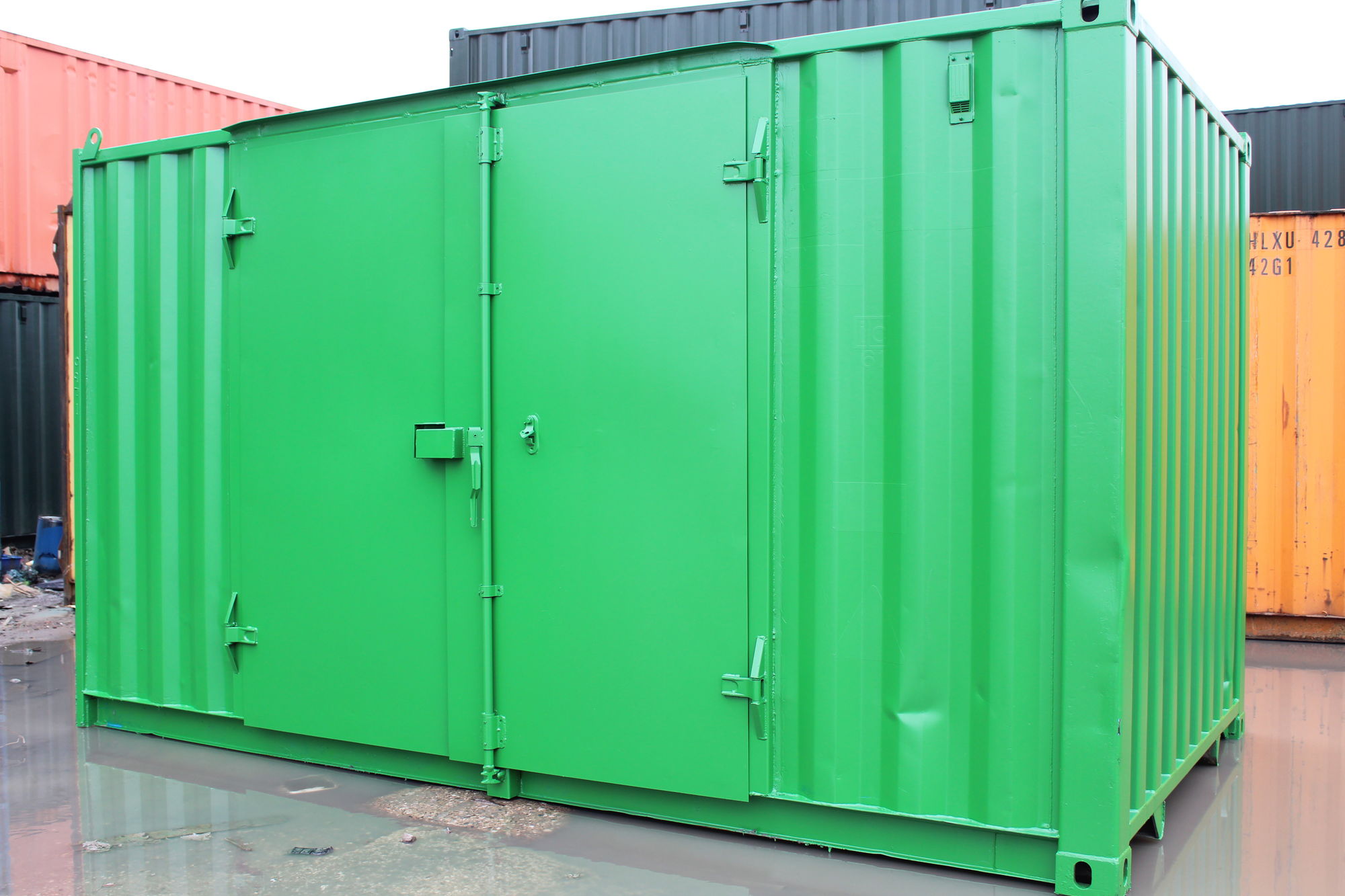 SHIPPING CONTAINERS 15ft Side Doors Ply Lined And Electrics 11ft